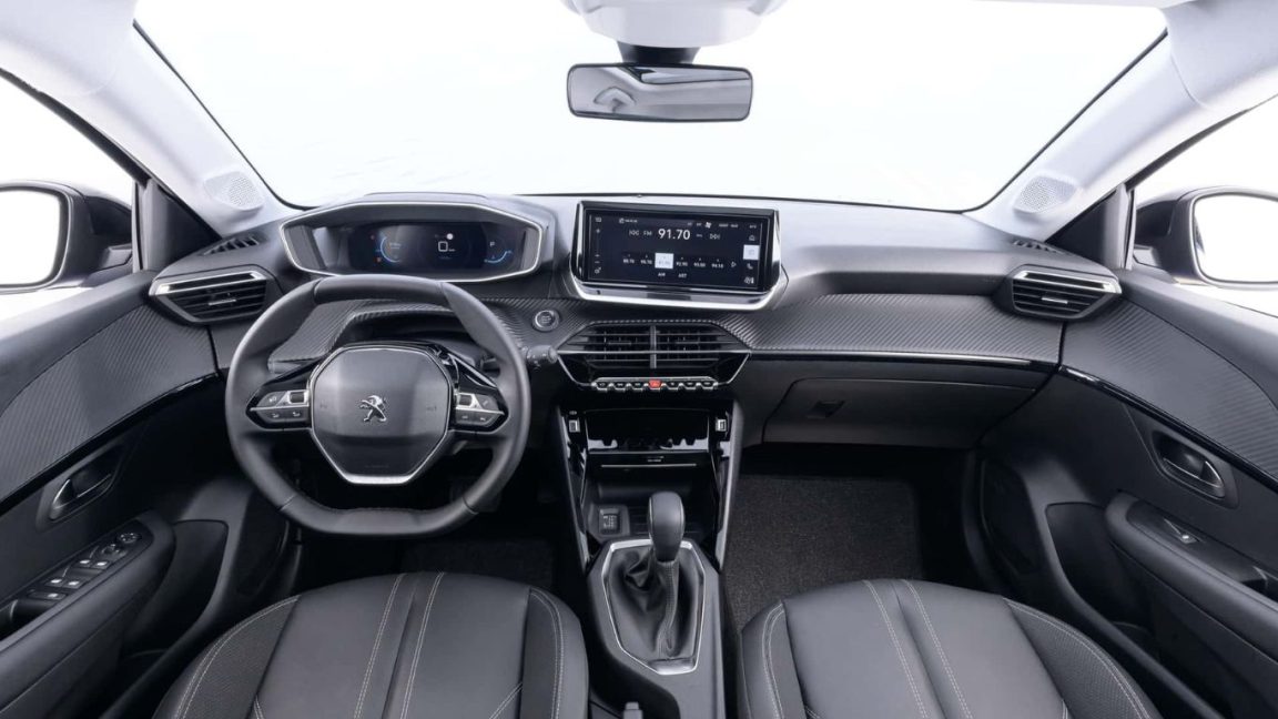 Novo Peugeot 208 2025: Lançamento, preço e ficha técnica